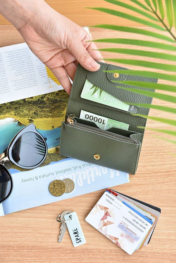 MochiThings: Genuine Leather Card Wallet