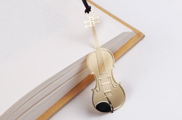 MochiThings: Gold Musical Instrument Bookmark