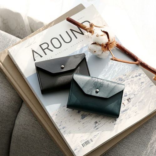 MochiThings: Simple Foldable Card Pouch