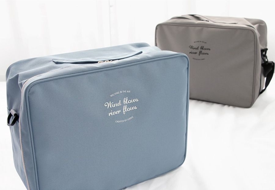 MochiThings: Wind Blows Travel Bag