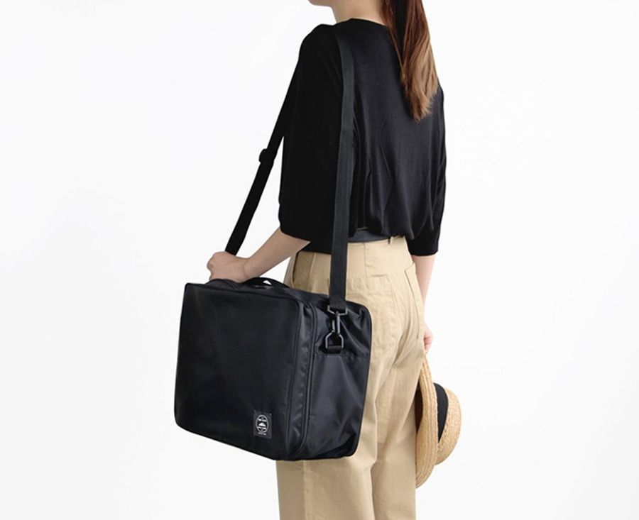 MochiThings: Wind Blows Travel Bag