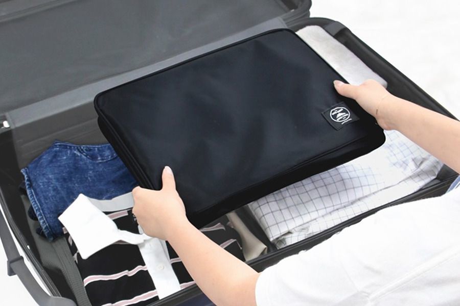 MochiThings: Wind Blows Travel Bag