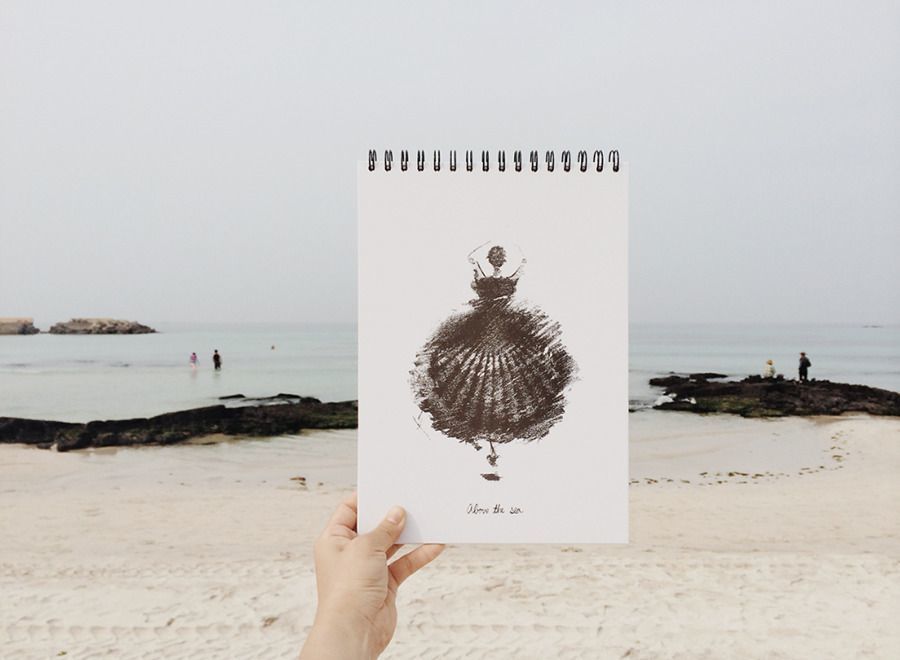 MochiThings: Above the Sea Drawing Book