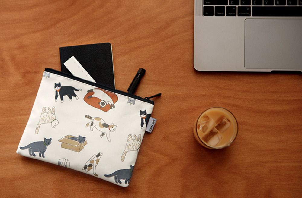 MochiThings: Large Dailylike Water-resistant Pouch