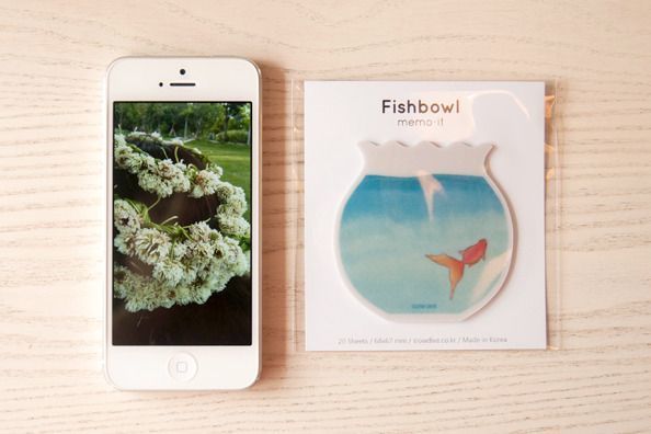 MochiThings: Fishbowl Sticky Note