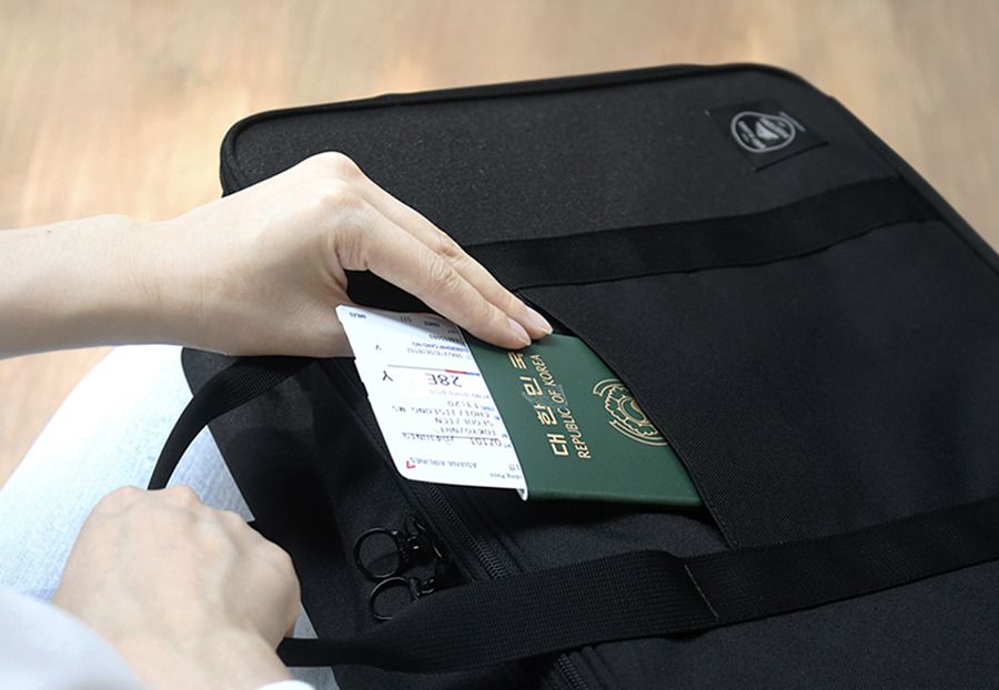 MochiThings: Large Wind Blows Travel Bag