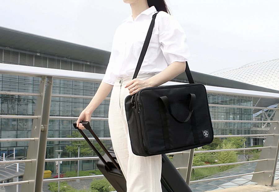 MochiThings: Large Wind Blows Travel Bag