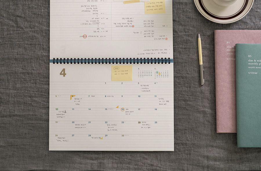 MochiThings: 2020 Wide Basic Desk Planner