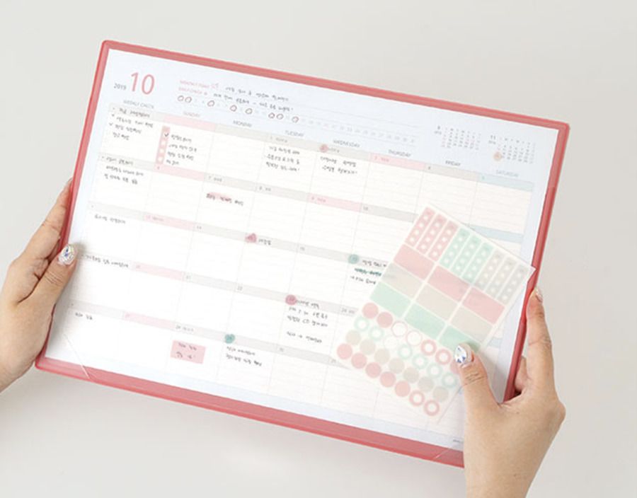 MochiThings: 2020 Monthly Desk Planner