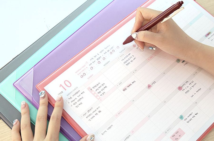 MochiThings: 2020 Monthly Desk Planner