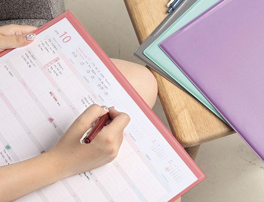 MochiThings: 2020 Monthly Desk Planner