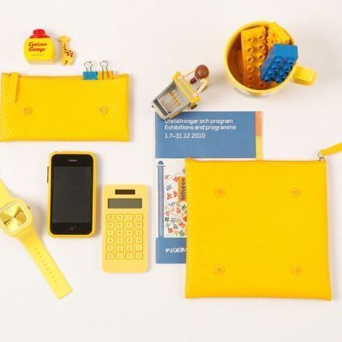 MochiThings: Small Colorful Block Button Pouch