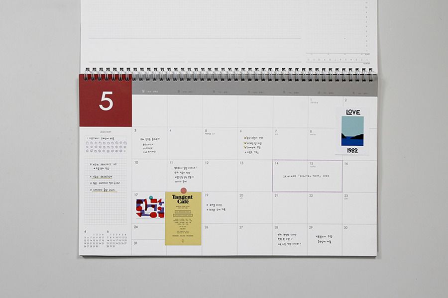 MochiThings: 2020 Large Worldwide Desk Scheduler