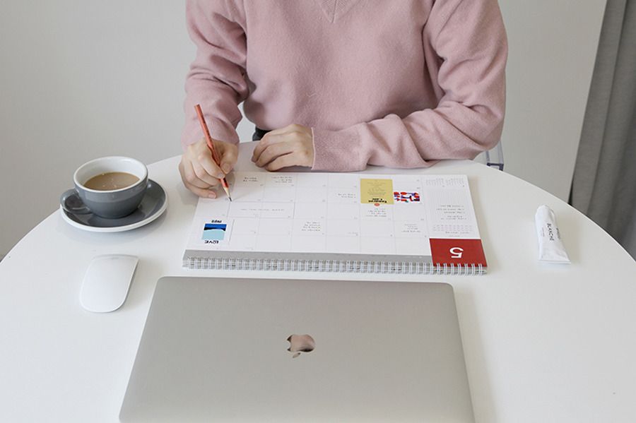 MochiThings: 2020 Large Worldwide Desk Scheduler