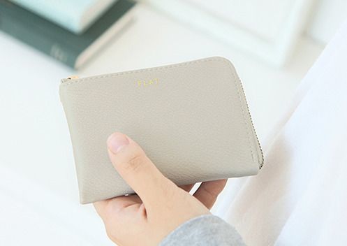 MochiThings: Small Flat Wallet Pouch