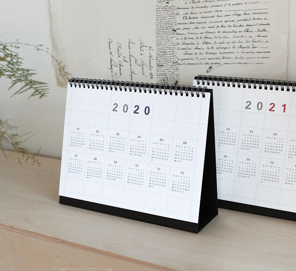 MochiThings: 2020 Prism Desk Calendar