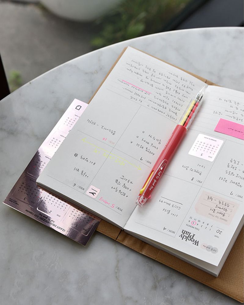 MochiThings: 2020 Gold Calendar Sticker