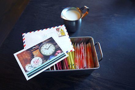MochiThings: London Mini Postcard & Envelope Set