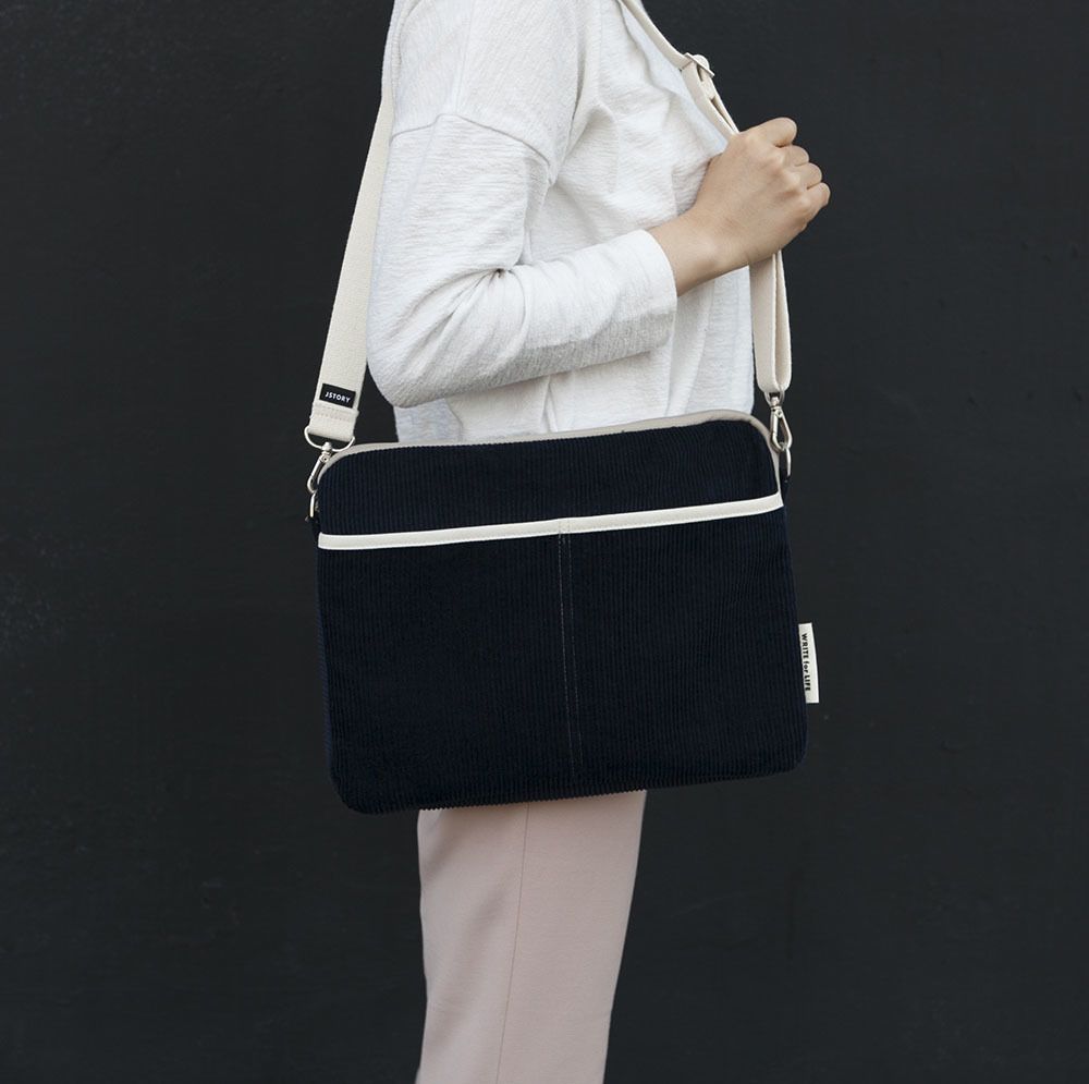 MochiThings: Round Canvas Laptop Shoulder Bag