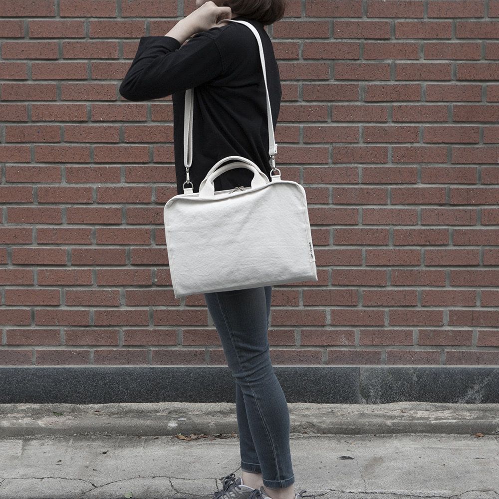 MochiThings: Simple Canvas Laptop Bag v2