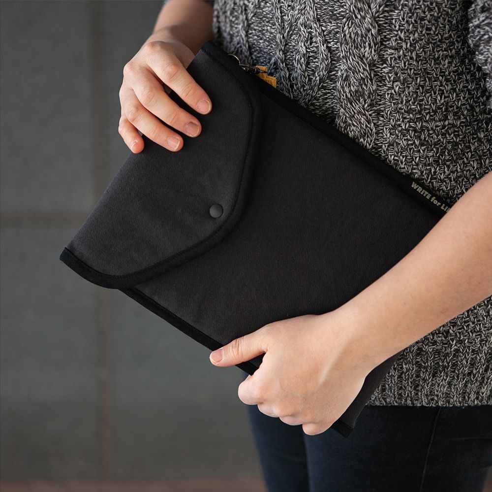 MochiThings: Simple Tablet Pouch